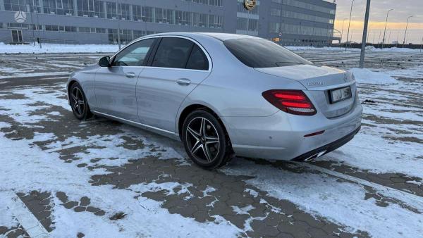 Pelēks Mercedes-Benz E 220 2019 Kauņa, ar dzinēja tilpumu 1.95 L un nobraukumu 138 tūkst. km par 24499 €, foto 9 vietnē AUTOMOTO.COM.LV