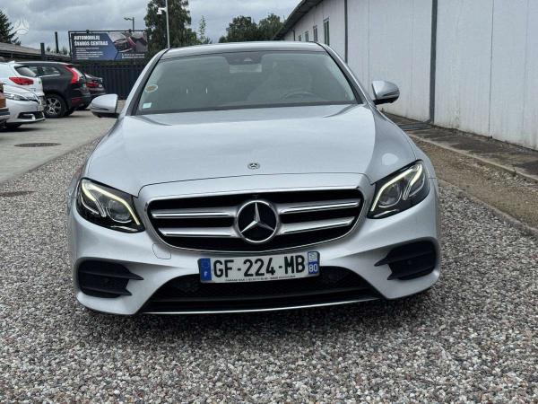 Серый Мерседес E 220 2019 в Таураге, объемом двигателя 2.00 л и пробегом 400 тыс. км за 14500 €, фото 2 на AUTOMOTO.COM.LV