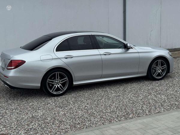 Серый Мерседес E 220 2019 в Таураге, объемом двигателя 2.00 л и пробегом 400 тыс. км за 14500 €, фото 7 на AUTOMOTO.COM.LV