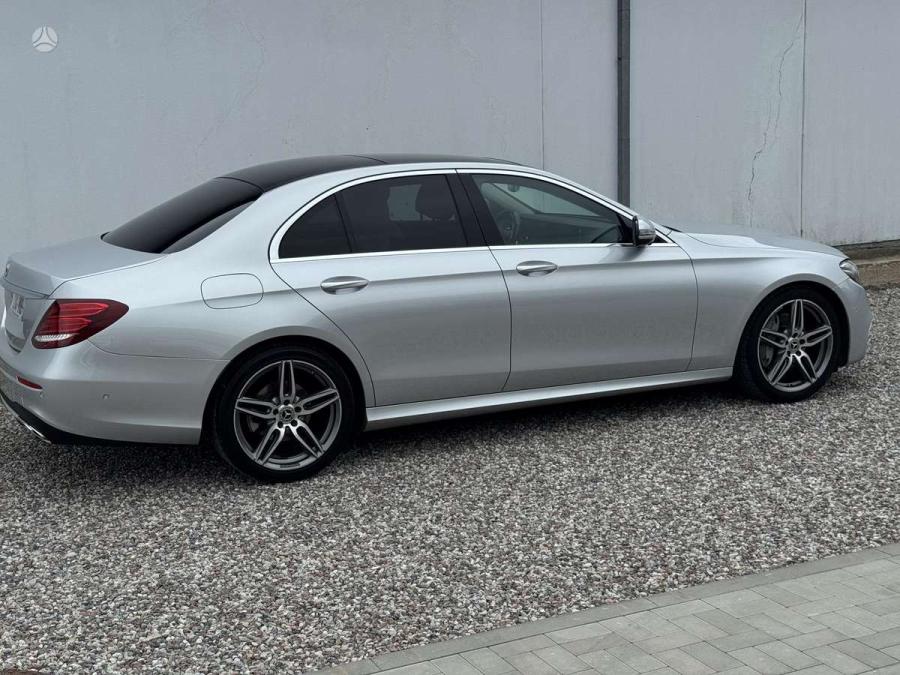 Pelēks Mercedes-Benz E 220 2019 Tauragė, ar dzinēja tilpumu 2.00 L un nobraukumu 400 tūkst. km par 14500 €, foto 8 vietnē AUTOMOTO.COM.LV