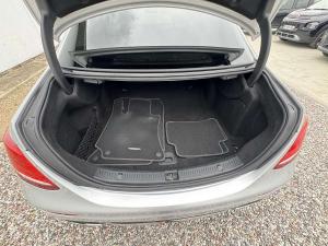 Pelēks Mercedes-Benz E 220 2019 Tauragė, ar dzinēja tilpumu 2.00 L un nobraukumu 400 tūkst. km par 14500 €, foto 11 vietnē AUTOMOTO.COM.LV