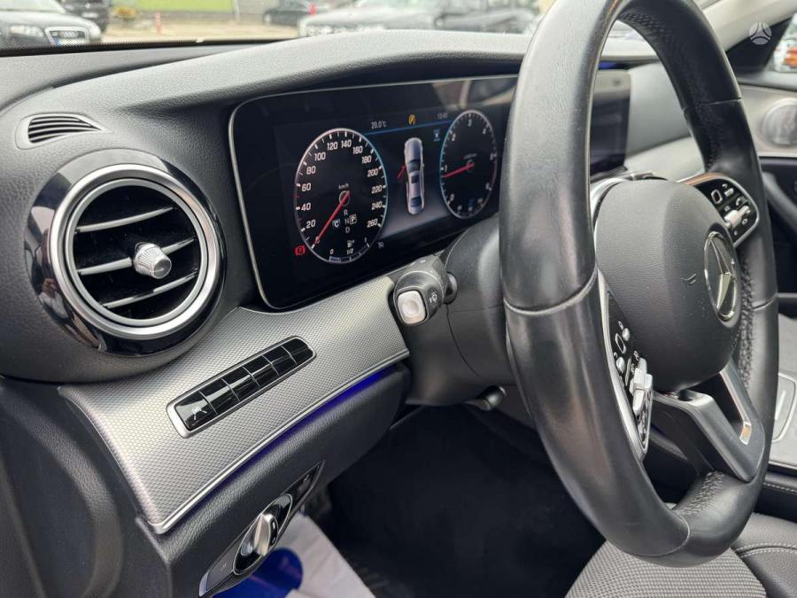 Pelēks Mercedes-Benz E 220 2019 Tauragė, ar dzinēja tilpumu 2.00 L un nobraukumu 400 tūkst. km par 14500 €, foto 18 vietnē AUTOMOTO.COM.LV