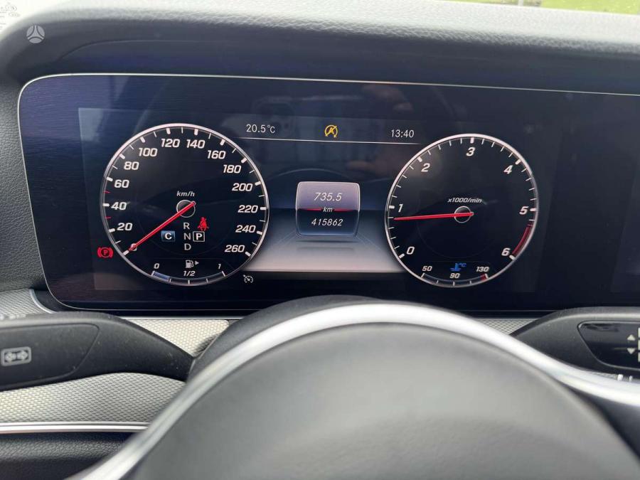 Pelēks Mercedes-Benz E 220 2019 Tauragė, ar dzinēja tilpumu 2.00 L un nobraukumu 400 tūkst. km par 14500 €, foto 19 vietnē AUTOMOTO.COM.LV