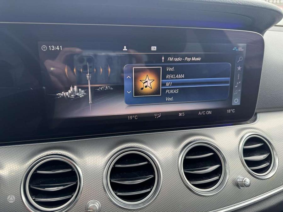 Pelēks Mercedes-Benz E 220 2019 Tauragė, ar dzinēja tilpumu 2.00 L un nobraukumu 400 tūkst. km par 14500 €, foto 23 vietnē AUTOMOTO.COM.LV