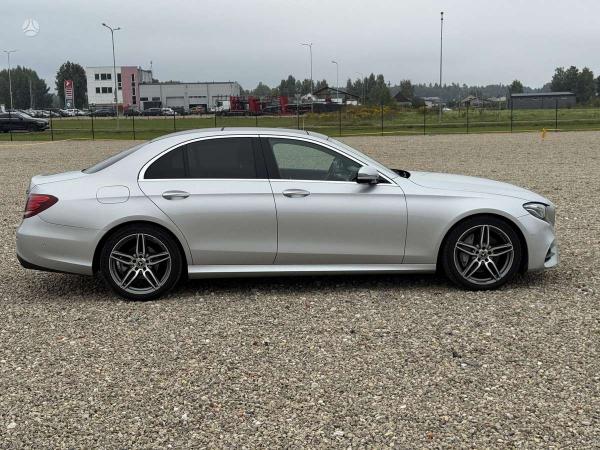 Pelēks Mercedes-Benz E 220 2019 Kauņa, ar dzinēja tilpumu 1.95 L un nobraukumu 280 tūkst. km par 13800 €, foto 5 vietnē AUTOMOTO.COM.LV