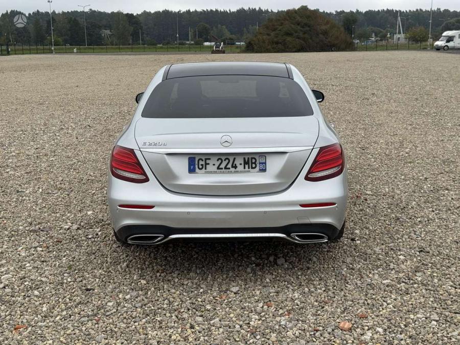 Серый Мерседес E 220 2019 в Каунас, объемом двигателя 1.95 л и пробегом 280 тыс. км за 13800 €, фото 7 на AUTOMOTO.COM.LV