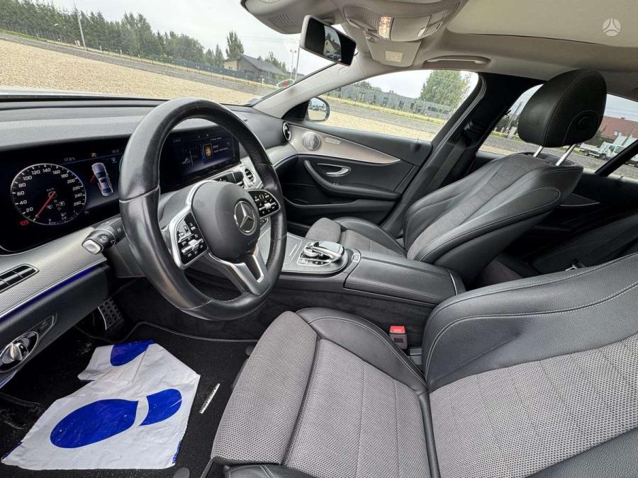 Серый Мерседес E 220 2019 в Каунас, объемом двигателя 1.95 л и пробегом 280 тыс. км за 13800 €, фото 9 на AUTOMOTO.COM.LV