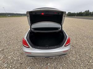 Серый Мерседес E 220 2019 в Каунас, объемом двигателя 1.95 л и пробегом 280 тыс. км за 13800 €, фото 11 на AUTOMOTO.COM.LV