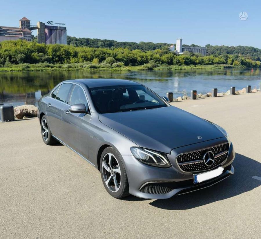 Pelēks Mercedes-Benz E 220 2019 Kauņa, ar dzinēja tilpumu 2.20 L un nobraukumu 172 tūkst. km par 16450 €, foto 1 vietnē AUTOMOTO.COM.LV