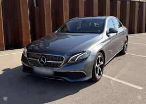 Pelēks Mercedes-Benz E 220 2019 Kauņa, ar dzinēja tilpumu 2.20 L un nobraukumu 172 tūkst. km par 16450 €, foto 4 vietnē AUTOMOTO.COM.LV