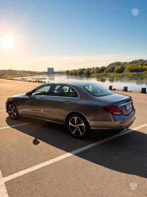Pelēks Mercedes-Benz E 220 2019 Kauņa, ar dzinēja tilpumu 2.20 L un nobraukumu 172 tūkst. km par 16450 €, foto 5 vietnē AUTOMOTO.COM.LV