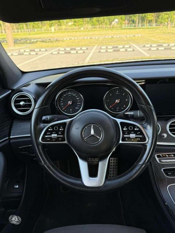 Pelēks Mercedes-Benz E 220 2019 Kauņa, ar dzinēja tilpumu 2.20 L un nobraukumu 172 tūkst. km par 16450 €, foto 8 vietnē AUTOMOTO.COM.LV