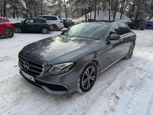 Pelēks Mercedes-Benz E 220 2020 Viļņa, ar dzinēja tilpumu 2.20 L un nobraukumu 281 tūkst. km par 15700 €, foto 3 vietnē AUTOMOTO.COM.LV
