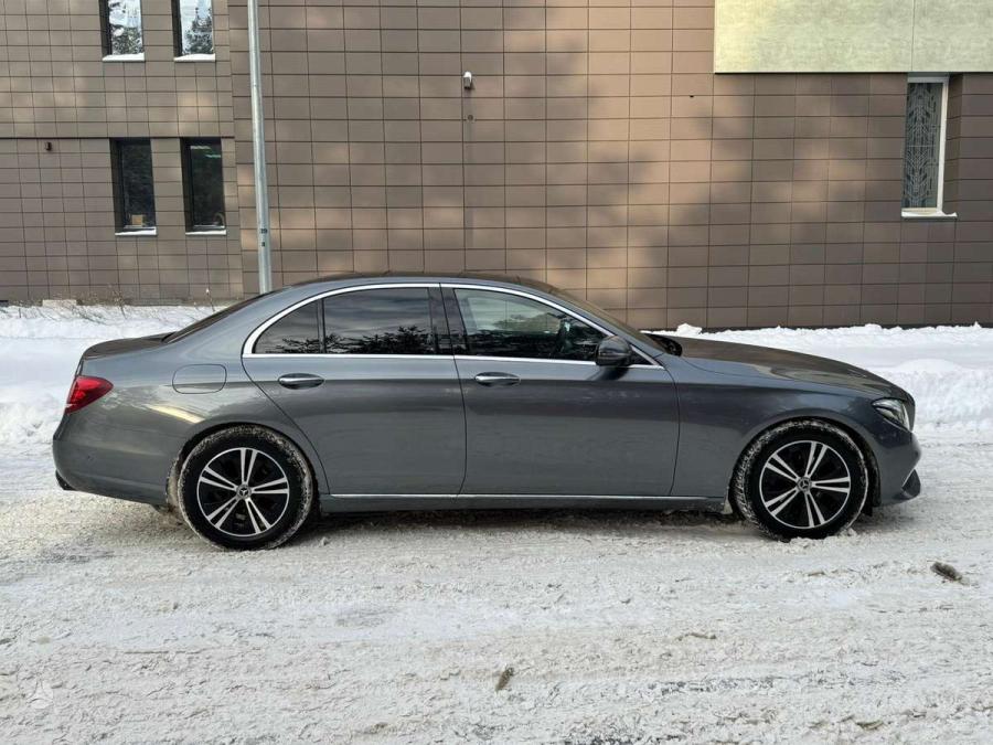 Pelēks Mercedes-Benz E 220 2020 Viļņa, ar dzinēja tilpumu 2.20 L un nobraukumu 281 tūkst. km par 15700 €, foto 5 vietnē AUTOMOTO.COM.LV