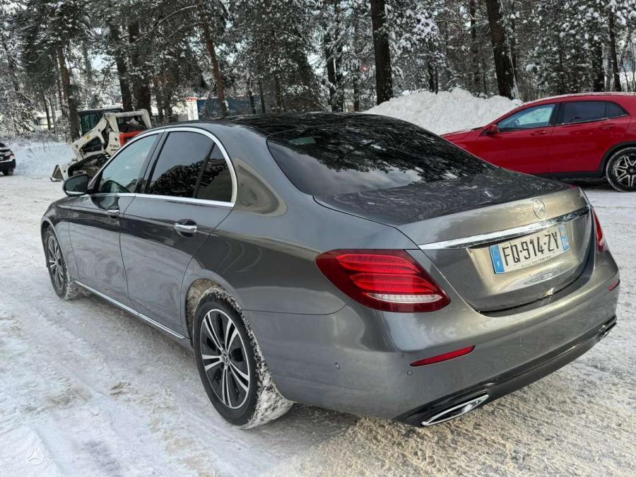 Pelēks Mercedes-Benz E 220 2020 Viļņa, ar dzinēja tilpumu 2.20 L un nobraukumu 281 tūkst. km par 15700 €, foto 7 vietnē AUTOMOTO.COM.LV