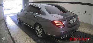 Pelēks Mercedes-Benz E 220 2020 Kauņa, ar dzinēja tilpumu 1.95 L un nobraukumu 131 tūkst. km par 19602 €, foto 4 vietnē AUTOMOTO.COM.LV