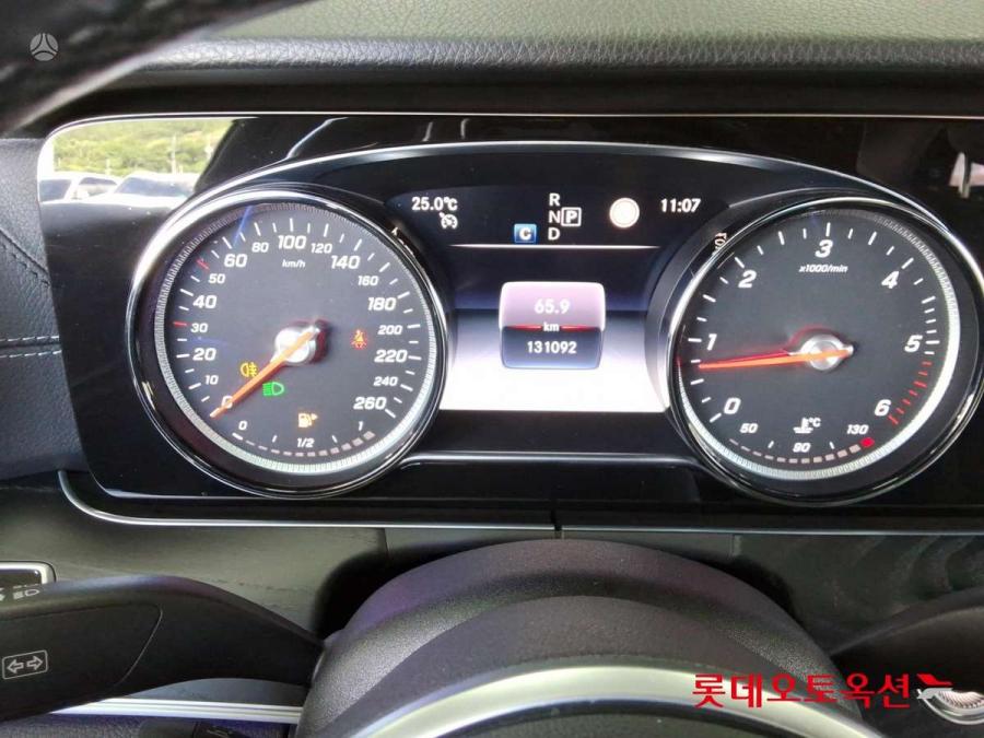 Pelēks Mercedes-Benz E 220 2020 Kauņa, ar dzinēja tilpumu 1.95 L un nobraukumu 131 tūkst. km par 19602 €, foto 6 vietnē AUTOMOTO.COM.LV