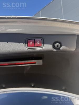Pelēks Mercedes-Benz E 220 2022 Rīga, ar dzinēja tilpumu 2.00 L un nobraukumu 83 tūkst. km par 39000 €, foto 7 vietnē AUTOMOTO.COM.LV