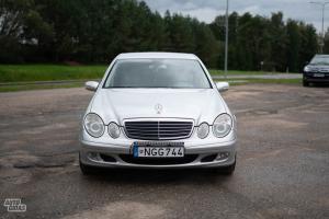 Серый Мерседес E 220 2024 в Утена, объемом двигателя 2.20 л и пробегом 257 тыс. км за 1500 €, фото 3 на AUTOMOTO.COM.LV