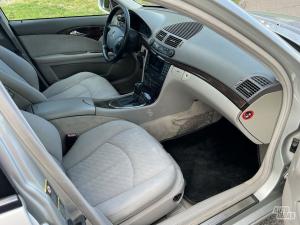 Grey Mercedes-Benz E 220 2003 in Kedainiai, with an engine capacity of 2.20 L and mileage of 279 thousand km for 2699 €, photo 15 on AUTOMOTO.COM.LV