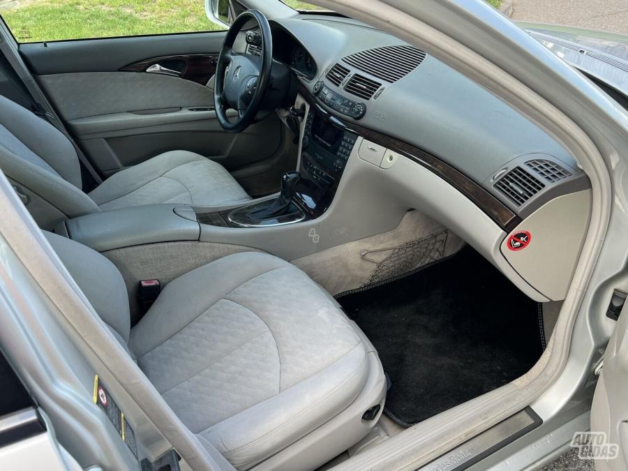 Grey Mercedes-Benz E 220 2003 in Kedainiai, with an engine capacity of 2.20 L and mileage of 279 thousand km for 2699 €, photo 15 on AUTOMOTO.COM.LV