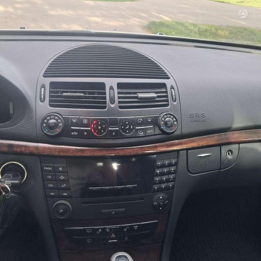 Grey Mercedes-Benz E 220 2003 in Marijampole, with an engine capacity of 2.20 L and mileage of 311 thousand km for 2350 €, photo 10 on AUTOMOTO.COM.LV