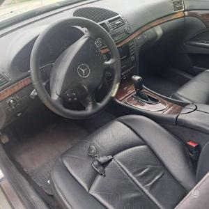 Grey Mercedes-Benz E 220 2003 in Marijampole, with an engine capacity of 2.20 L and mileage of 311 thousand km for 2350 €, photo 13 on AUTOMOTO.COM.LV