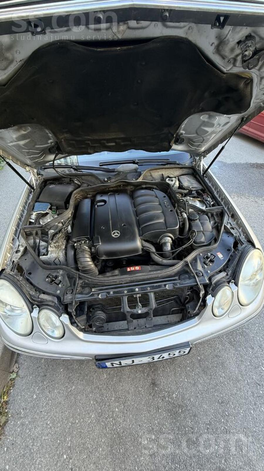 Grey Mercedes-Benz E 220 2004 in Riga, with an engine capacity of 2.20 L and mileage of 341 thousand km for 2850 €, photo 7 on AUTOMOTO.COM.LV