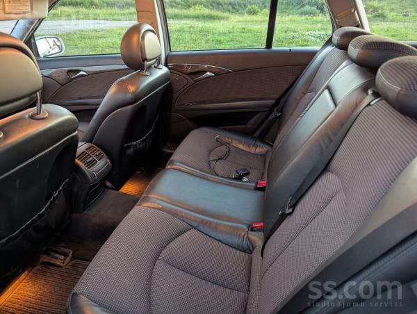 Pelēks Mercedes-Benz E 220 2004 Daugavpils, ar dzinēja tilpumu 2.20 L un nobraukumu 319 tūkst. km par 3200 €, foto 8 vietnē AUTOMOTO.COM.LV