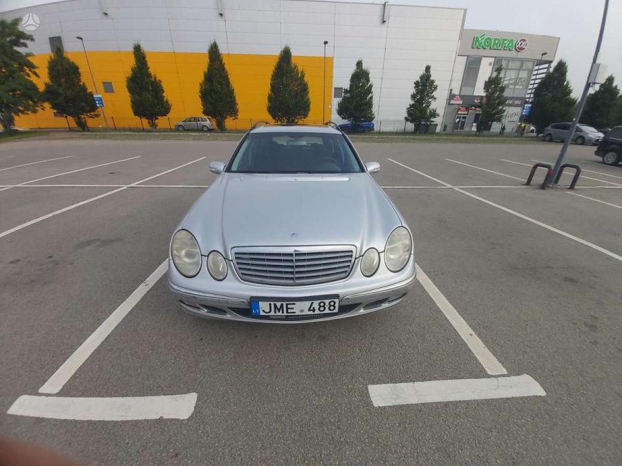 Pelēks Mercedes-Benz E 220 2004 Klaipėda, ar dzinēja tilpumu 2.15 L un nobraukumu 370 tūkst. km par 2400 €, foto 1 vietnē AUTOMOTO.COM.LV
