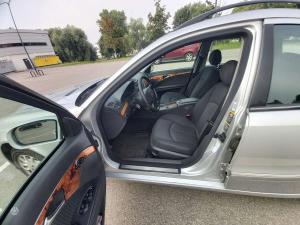 Pelēks Mercedes-Benz E 220 2004 Klaipėda, ar dzinēja tilpumu 2.15 L un nobraukumu 370 tūkst. km par 2400 €, foto 3 vietnē AUTOMOTO.COM.LV