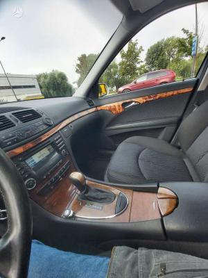 Pelēks Mercedes-Benz E 220 2004 Klaipėda, ar dzinēja tilpumu 2.15 L un nobraukumu 370 tūkst. km par 2400 €, foto 6 vietnē AUTOMOTO.COM.LV