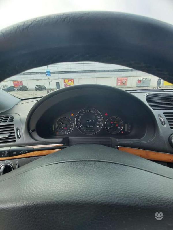 Серый Мерседес E 220 2004 в Клайпеда, объемом двигателя 2.15 л и пробегом 370 тыс. км за 2400 €, фото 6 на AUTOMOTO.COM.LV