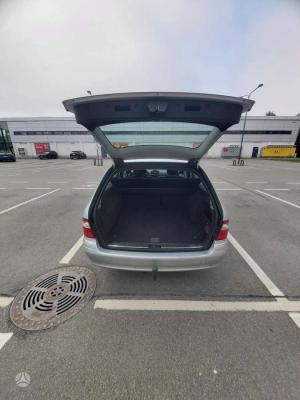 Pelēks Mercedes-Benz E 220 2004 Klaipėda, ar dzinēja tilpumu 2.15 L un nobraukumu 370 tūkst. km par 2400 €, foto 9 vietnē AUTOMOTO.COM.LV