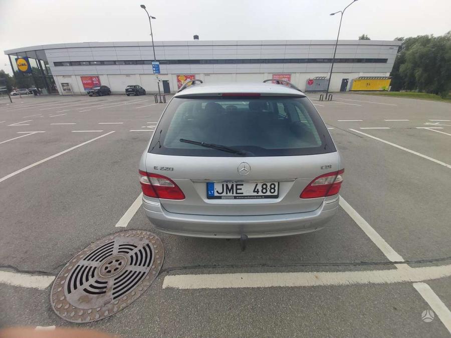 Pelēks Mercedes-Benz E 220 2004 Klaipėda, ar dzinēja tilpumu 2.15 L un nobraukumu 370 tūkst. km par 2400 €, foto 10 vietnē AUTOMOTO.COM.LV