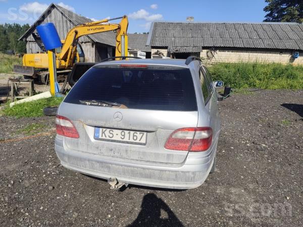 Grey Mercedes-Benz E 220 2004 in Preili, with an engine capacity of 2.20 L and mileage of 350 thousand km for 1000 €, photo 3 on AUTOMOTO.COM.LV