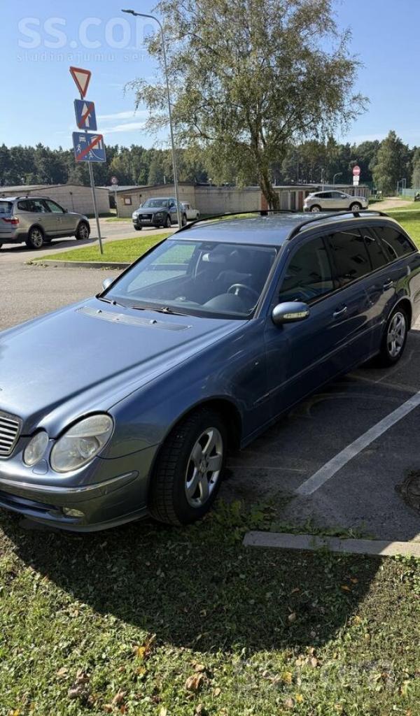 Grey Mercedes-Benz E 220 2004 in Riga, with an engine capacity of 2.20 L and mileage of 316 thousand km for 2800 €, photo 3 on AUTOMOTO.COM.LV