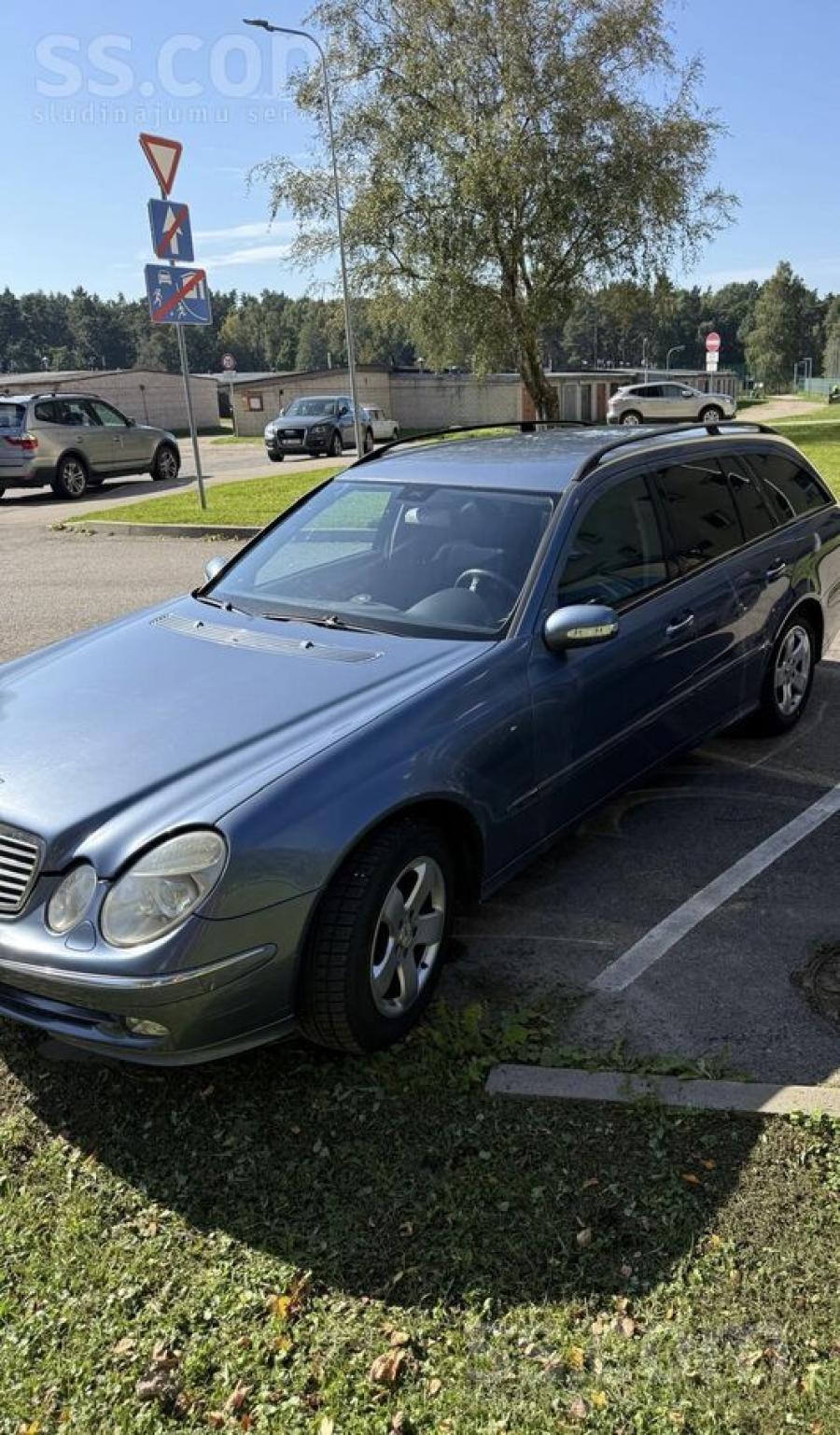 Grey Mercedes-Benz E 220 2004 in Riga, with an engine capacity of 2.20 L and mileage of 316 thousand km for 2800 €, photo 3 on AUTOMOTO.COM.LV