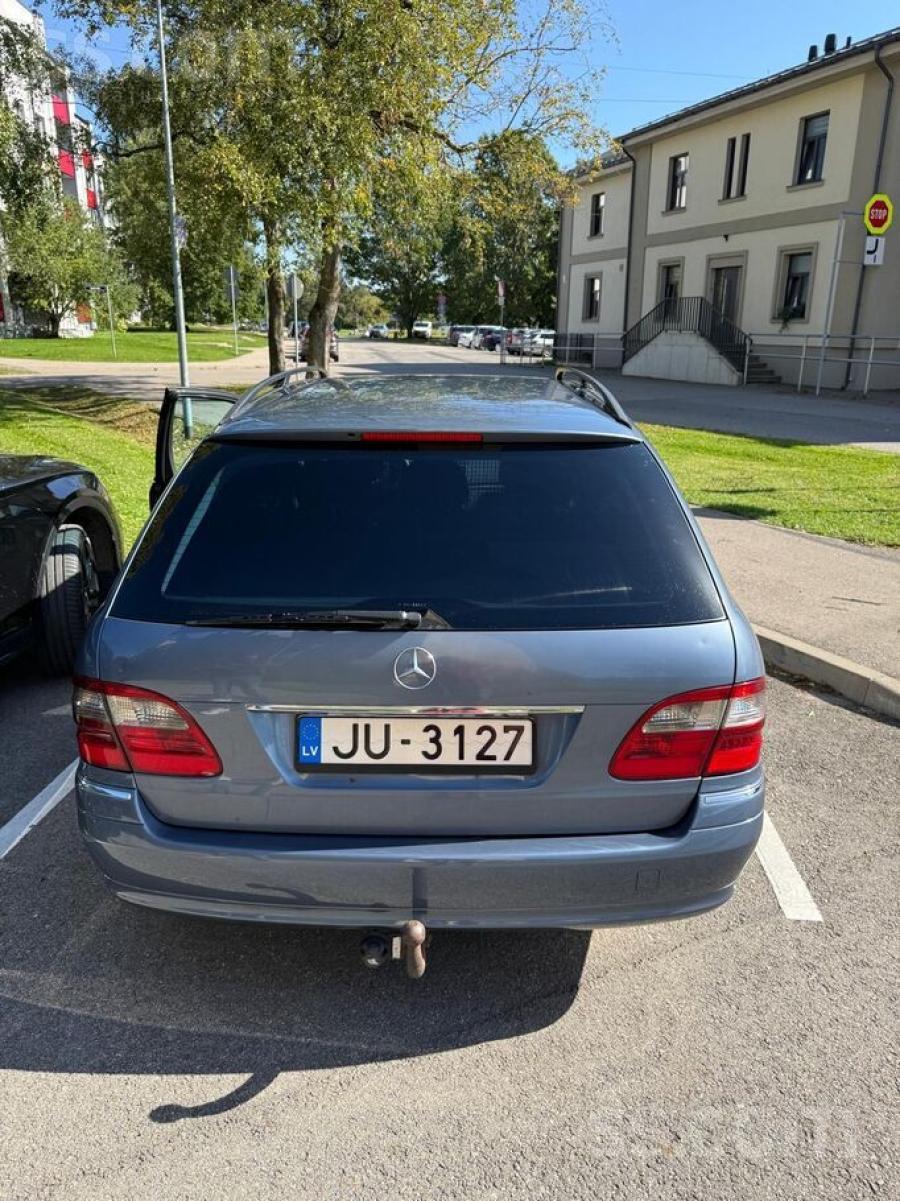 Grey Mercedes-Benz E 220 2004 in Riga, with an engine capacity of 2.20 L and mileage of 316 thousand km for 2800 €, photo 8 on AUTOMOTO.COM.LV
