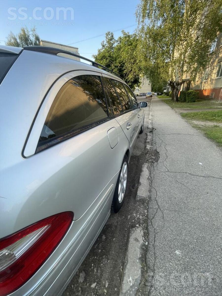Grey Mercedes-Benz E 220 2005 in Riga, with an engine capacity of 2.20 L and mileage of 220 thousand km for 1400 €, photo 9 on AUTOMOTO.COM.LV