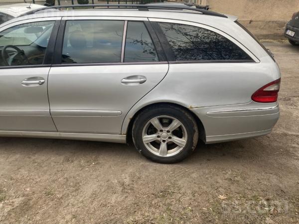 Grey Mercedes-Benz E 220 2005 in Riga, with an engine capacity of 2.20 L and mileage of 372 thousand km for 900 €, photo 4 on AUTOMOTO.COM.LV