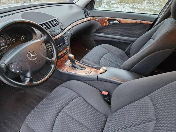 Pelēks Mercedes-Benz E 220 2005 Jēkabpils, ar dzinēja tilpumu 2.20 L un nobraukumu 291 tūkst. km par 2150 €, foto 5 vietnē AUTOMOTO.COM.LV