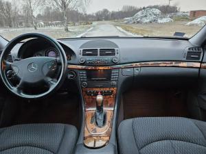 Pelēks Mercedes-Benz E 220 2005 Jēkabpils, ar dzinēja tilpumu 2.20 L un nobraukumu 291 tūkst. km par 2150 €, foto 12 vietnē AUTOMOTO.COM.LV
