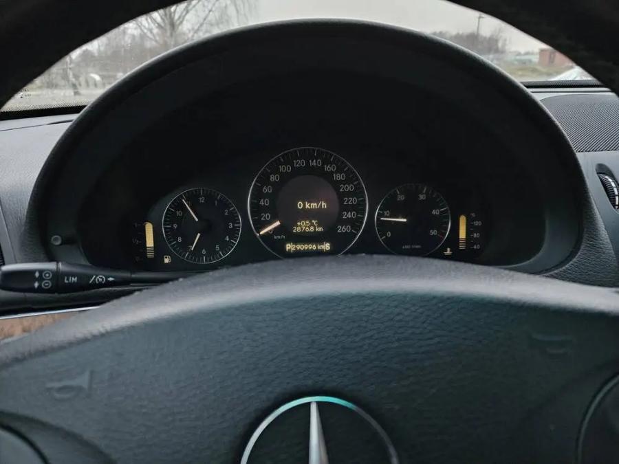 Pelēks Mercedes-Benz E 220 2005 Jēkabpils, ar dzinēja tilpumu 2.20 L un nobraukumu 291 tūkst. km par 2150 €, foto 15 vietnē AUTOMOTO.COM.LV