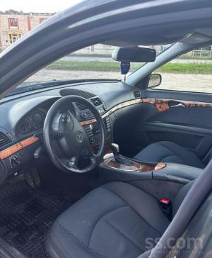 Pelēks Mercedes-Benz E 220 2005 Gulbene, ar dzinēja tilpumu 2.20 L un nobraukumu 317 tūkst. km par 2200 €, foto 5 vietnē AUTOMOTO.COM.LV