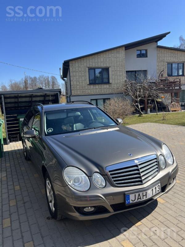 Grey Mercedes-Benz E 220 2006 in Riga, with an engine capacity of 2.20 L and mileage of 363 thousand km for 2000 €, photo 3 on AUTOMOTO.COM.LV