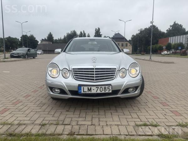Grey Mercedes-Benz E 220 2006 in Cesis, with an engine capacity of 2.20 L and mileage of 329 thousand km for 3300 €, photo 3 on AUTOMOTO.COM.LV