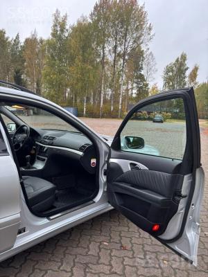 Серый Мерседес E 220 2006 в Цесис, объемом двигателя 2.20 л и пробегом 419 тыс. км за 3100 €, фото 10 на AUTOMOTO.COM.LV