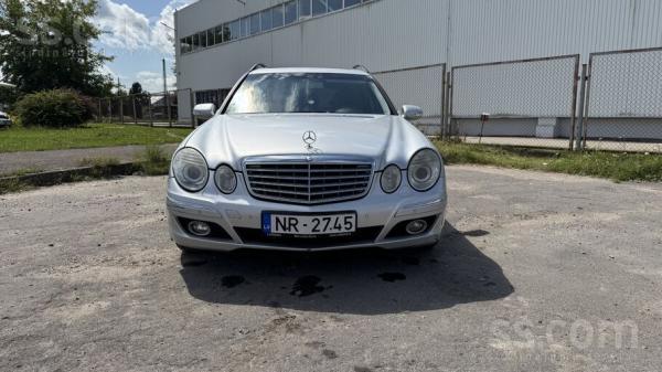 Серый Мерседес E 220 2007 в Рига, объемом двигателя 2.20 л и пробегом 350 тыс. км за 1450 €, фото 2 на AUTOMOTO.COM.LV