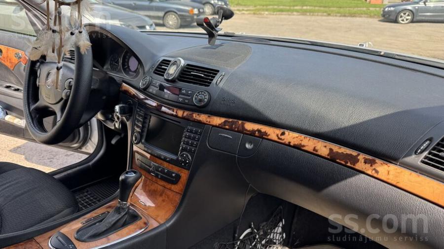 Pelēks Mercedes-Benz E 220 2007 Rīga, ar dzinēja tilpumu 2.20 L un nobraukumu 350 tūkst. km par 1450 €, foto 14 vietnē AUTOMOTO.COM.LV
